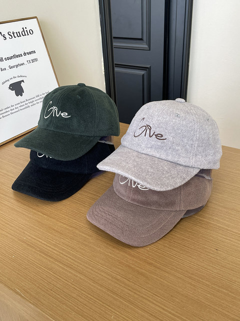 Couple style woolen embroidered letters face-revealing small baseball ...