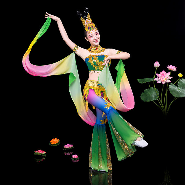 Dunhuang Feitian Dance Costume Water Sleeve Dance Chang'e Flying to the ...