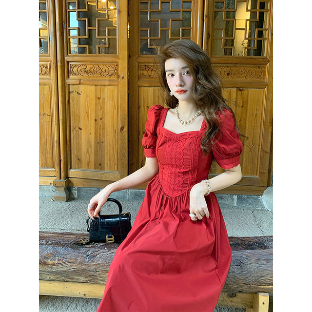 Deng Liuliu French retro Hepburn wind red skirt unique design sense ...