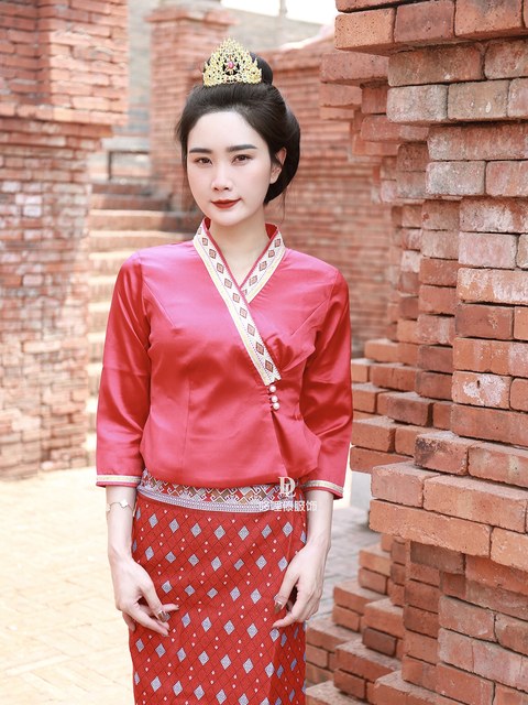 Yunnan version of the Dai Dai clothing women's suit temperament is thin ...