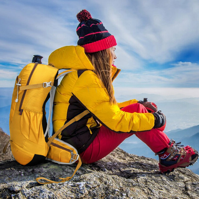 Outdoor mountaineering bag 30 liters suspension carrying system travel ...