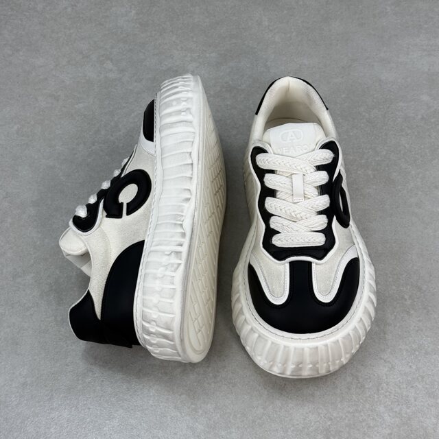 American retro round toe dissolved thick-soled shoes new niche black ...