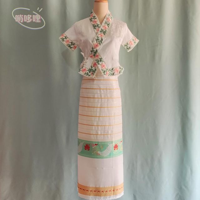 Summer new Dai clothing female short -sleeved embracing shirt woven ...