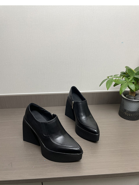 DE LI European station special-shaped heel niche single shoes for women ...