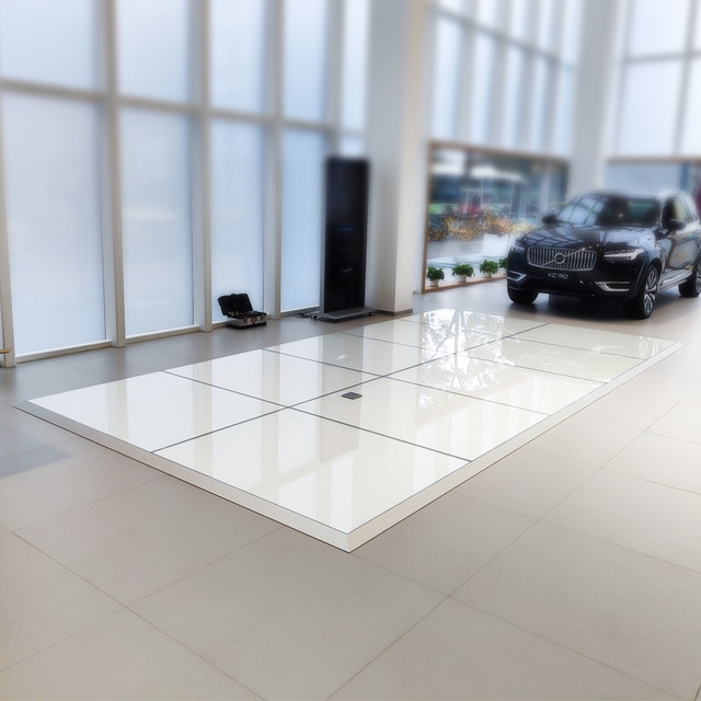 Auto show platform 4s shop shopping mall tour exhibition hall slope car ...