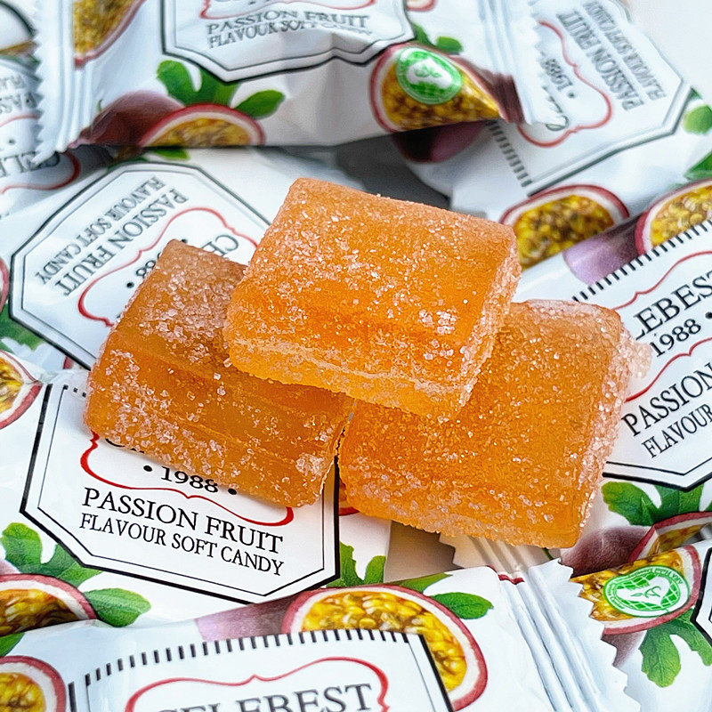 Дъвчащи бонбони Yingpai - Вкус манго, кокос и маракуя - 360g