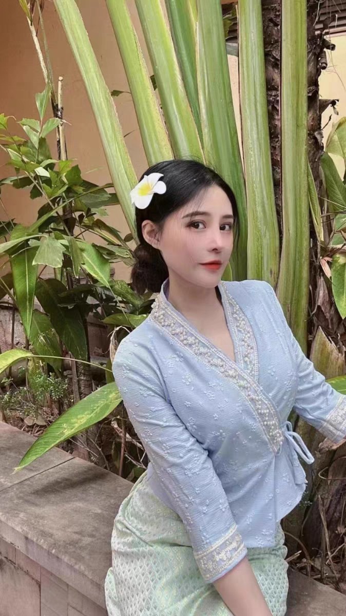 Dai clothing female Western double version of the nation traditional ...