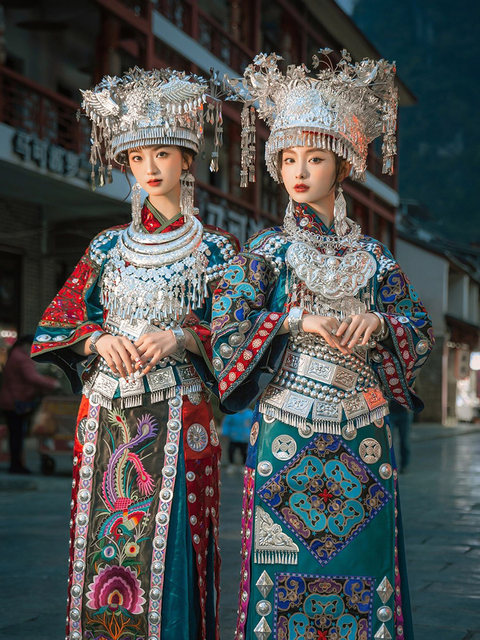 Miao family dressing autumn and winter Miao family clothing female ...