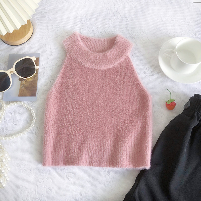 Pure and sensual retro design, sweet and fluffy halter neck sleeveless ...