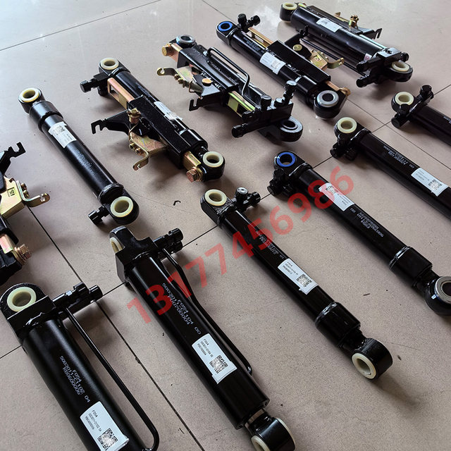 The original factory Dongfeng Tianjin EQ1120 Military Vehicle driver ...