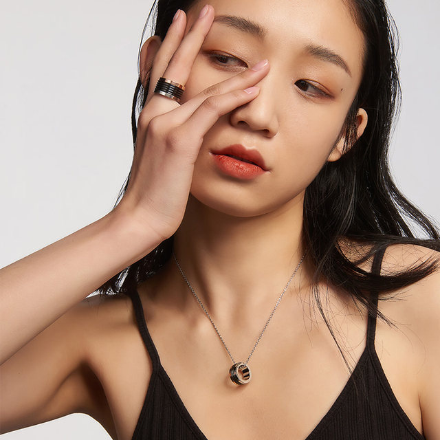 [Gift object] CalvinKlein official authentic CK blast necklace trendy ...