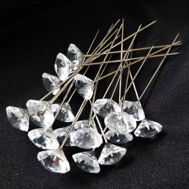 Diamond-shaped positioning bead needles, hand-cut large and small ...