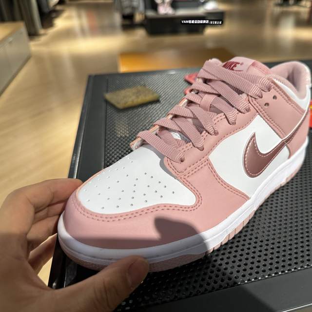 Nike Women's Shoes NIKEDUNKLOW Cherry Powder White Powder Low Sports ...