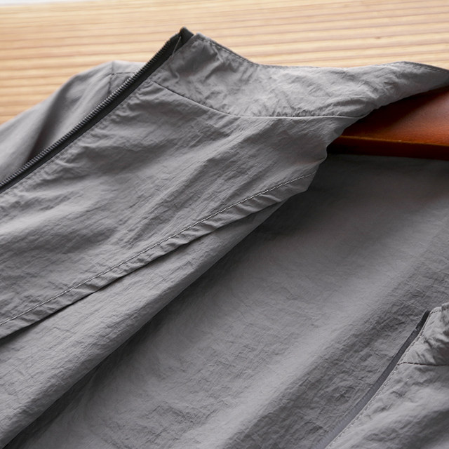 Light as nothing! Laminated zipper + invisible pockets! Breathable ...