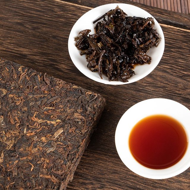 Authentic Yunnan Laobanzhang ripe Pu'er tea brick tea aged fragrant ...