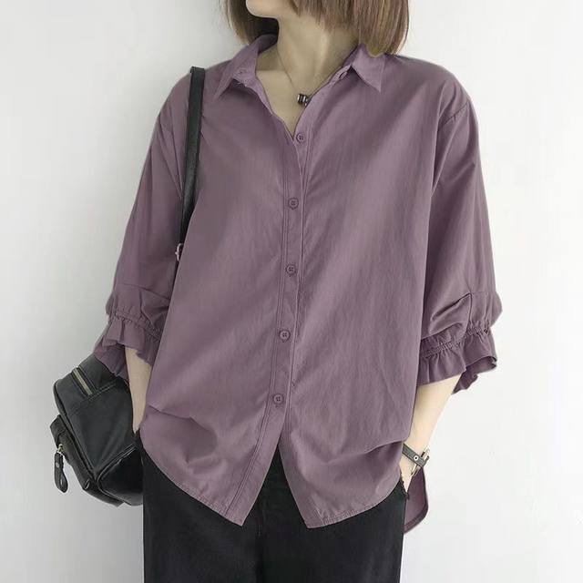 Seven -point sleeve in the inside and outside wearing a middle -sleeved ...