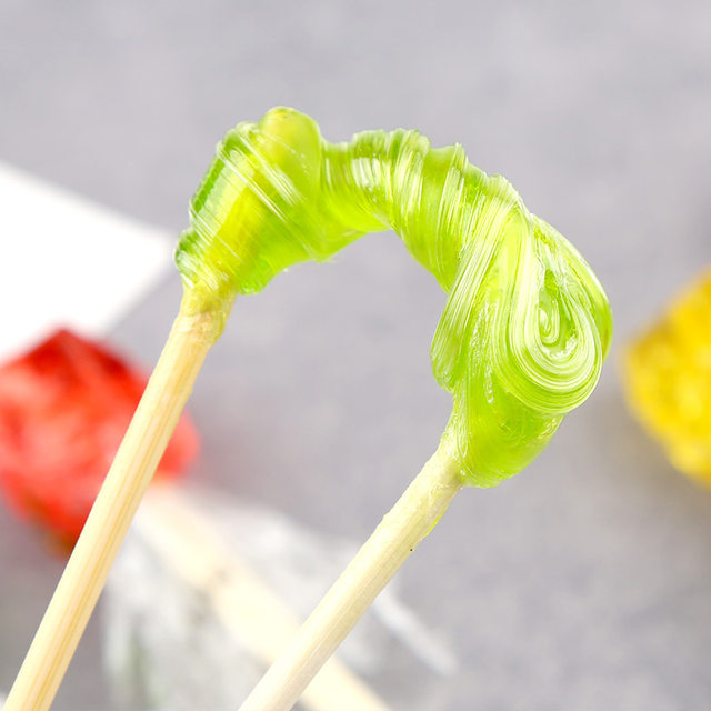 Stirring sugar maltose sticky teeth brushed sugar childhood nostalgia ...