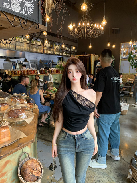 violabluma*niche design sense lace oblique shoulder top shows thin ...