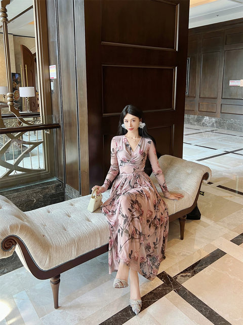 Gao Ding Oil Painting Print Elastic Garls V -neck Skirt Half -skirt ...