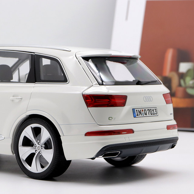 Limited Collection Brand New Audi Q7 Mini Cut AR Original Factory 1:18 ...