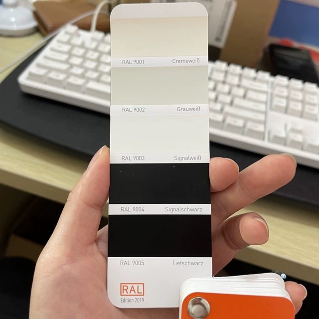 Sanhe Hand -shake automatic spray paint RAL9003 signal white RAL7035 Laul color card 9002 custom ...