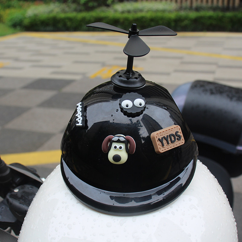 Dog leaky ear helmet when going out in the car windproof glasses ...