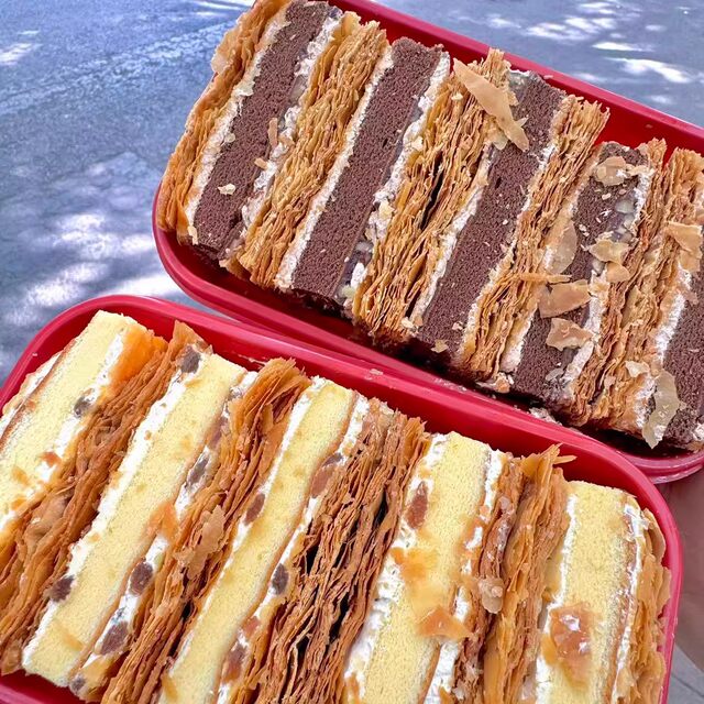 Napoleon cake mille-feuille cream bread whole box breakfast internet ...