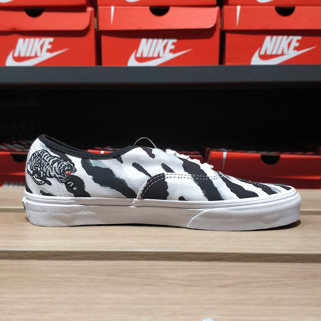 VANS men's and women's black and white tiger print sneakers VANS low ...