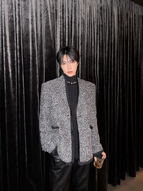 Zi Shang men's niche design high -level sensory sequins nightclub as lust is male silver suit ...