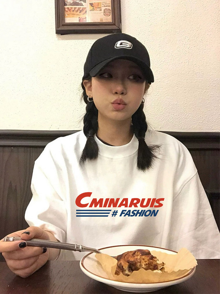 American high street fashion brand short-sleeved white T-shirt for ...