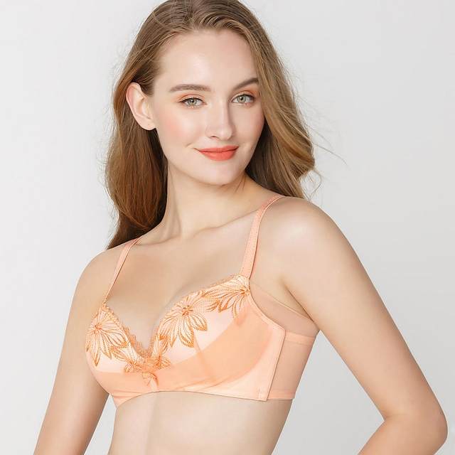 Triumph/Triumph wire-free embroidered breast-shrinking lace push-up bra 11-1660