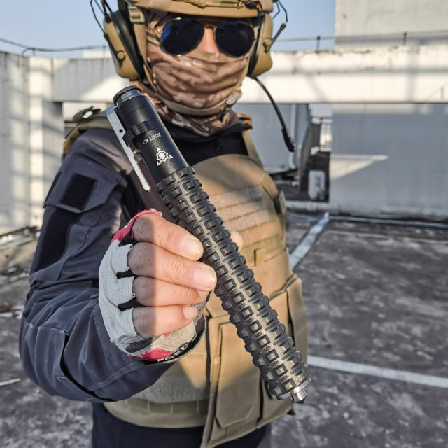 Tactical Hummer automatic spring telescopic three-section swing stick ...