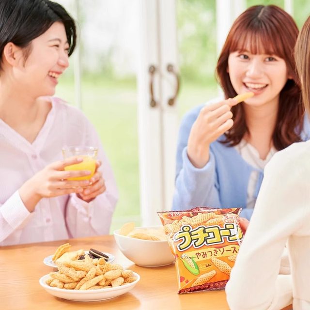 Japanese snack YBC Yamazaki 3 -layer crispy corn -shaped sauce, umami, hollow grid grid potato 50g