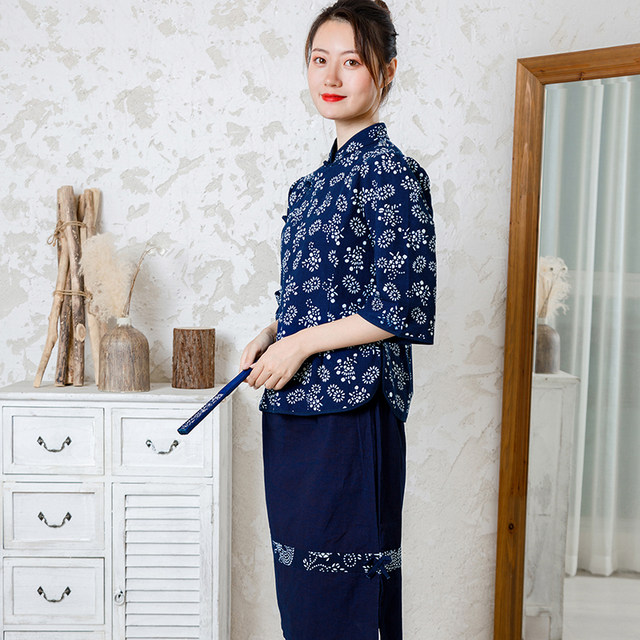 Wuzhen ethnic blue flower cloth seven-point trumpet sleeves tilt ...