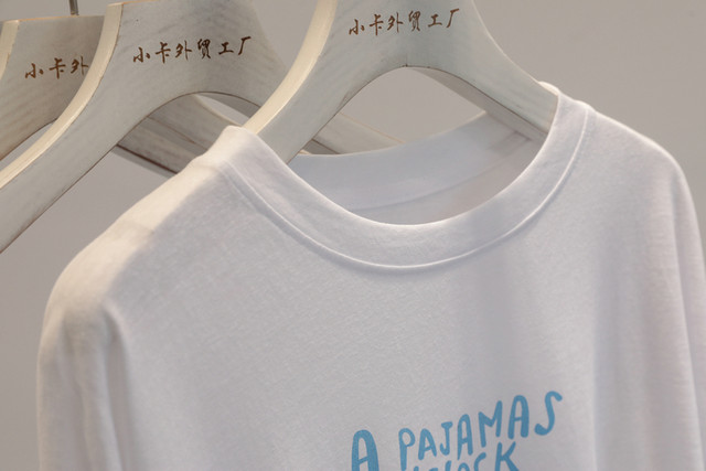 Improve clothing ~ 2023 new cartoon printed thin white loose snowflake ...