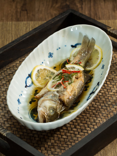 Japan imported ceramic fish plate home steamed fish plate Lan Yantang ...