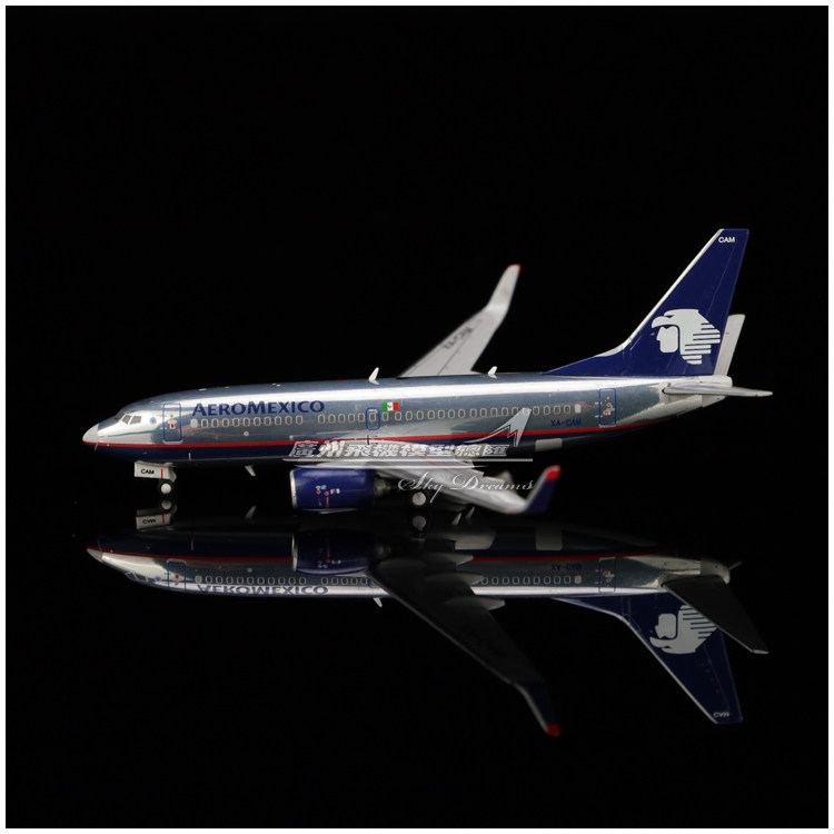 JCWINGSXX40027 Aeromexico Boeing B737-700XA-CAM1:400