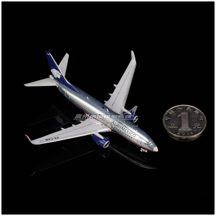 JCWINGSXX40027 Aeromexico Boeing B737-700XA-CAM1:400