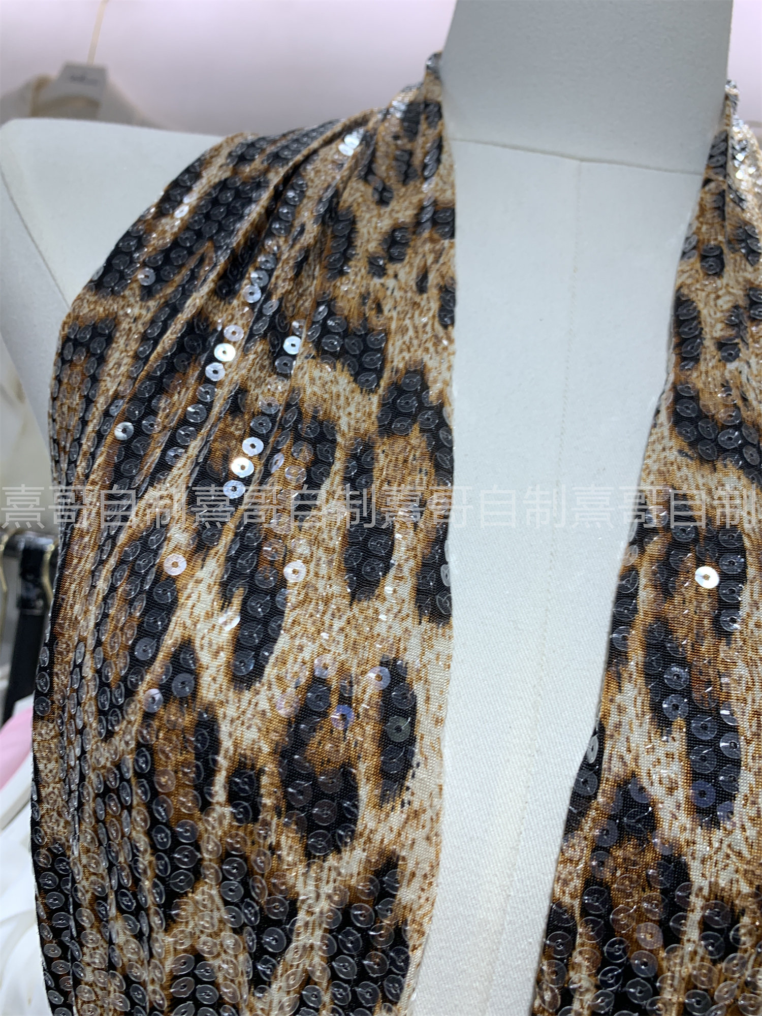 Sexy hot girl set Female autumn slim thin leopard sequins V -neck ...
