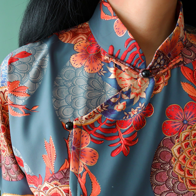 Jiang Huan design and wind make the old flower color with elasticity, loose Chinese cheongsam ...