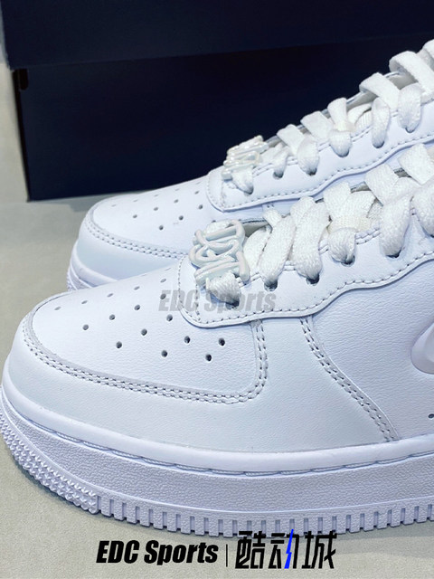 Nike Nike AF1 Air Force One pure white small hook barb AirForce women's ...