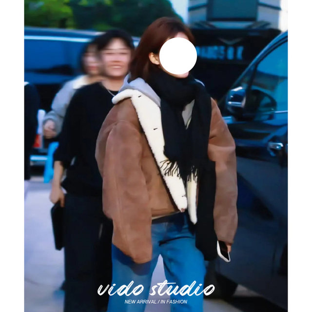 Ruan Yan Zhao Lusi, the same brown fur integrated lamb hair coat ...