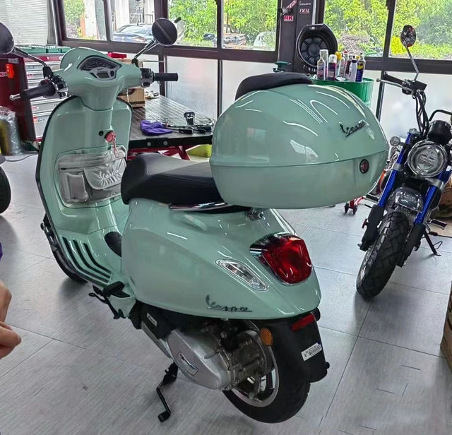vespa spring sprint 150 original trunk Piaggio GTS GTV 300 brand new ...