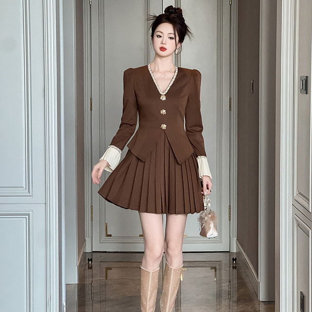 Commodity Slender College Wind high waist pleated skirt Short, small stitching fake two V -neck ...