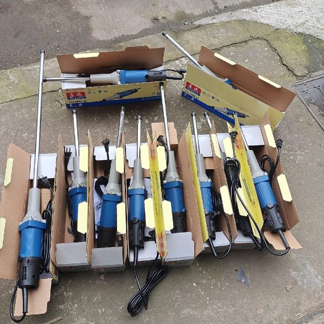 Direct grinding machine punching machine Put the head and polished the ...