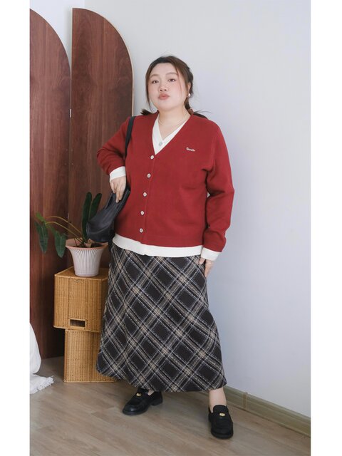 10/09 At 8pm autumn and winter vacation, two red sweater cover meat ...