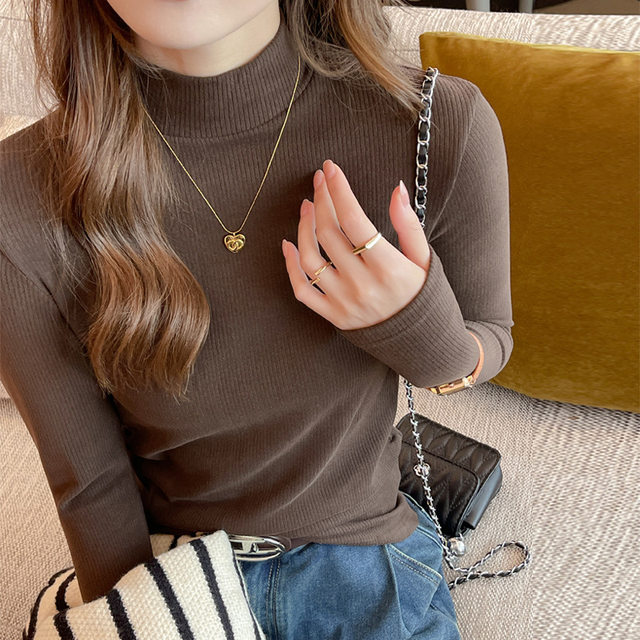 Pulo half -high collar in the middle collar with a female bottoming ...