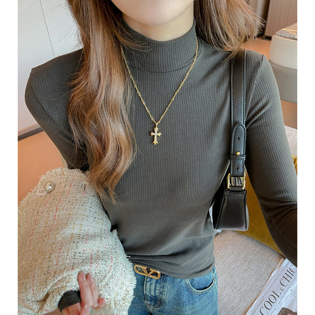 Pulo half -high collar in the middle collar with a female bottoming ...