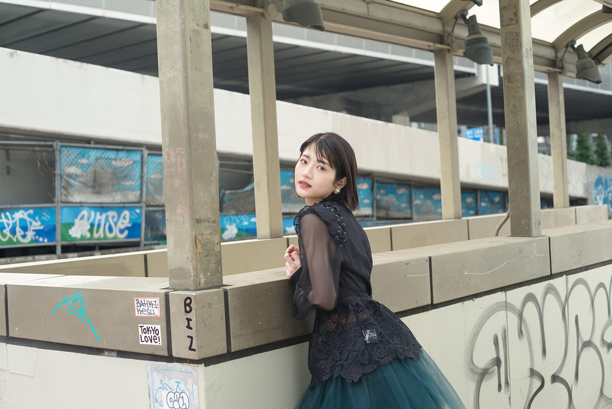 Spot Wakazuki Yumi 1st photo essay 1st shoe and shoe collapse genuine book imported from Japan