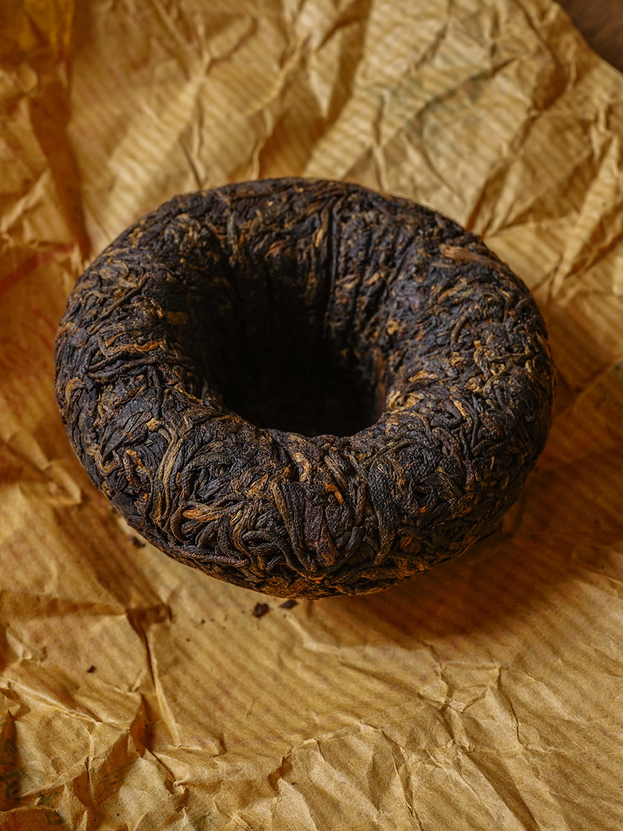 2004 Menghai Pu'er čaj - 100g surovega čaja Tuo Cha - Provinca Yunnan